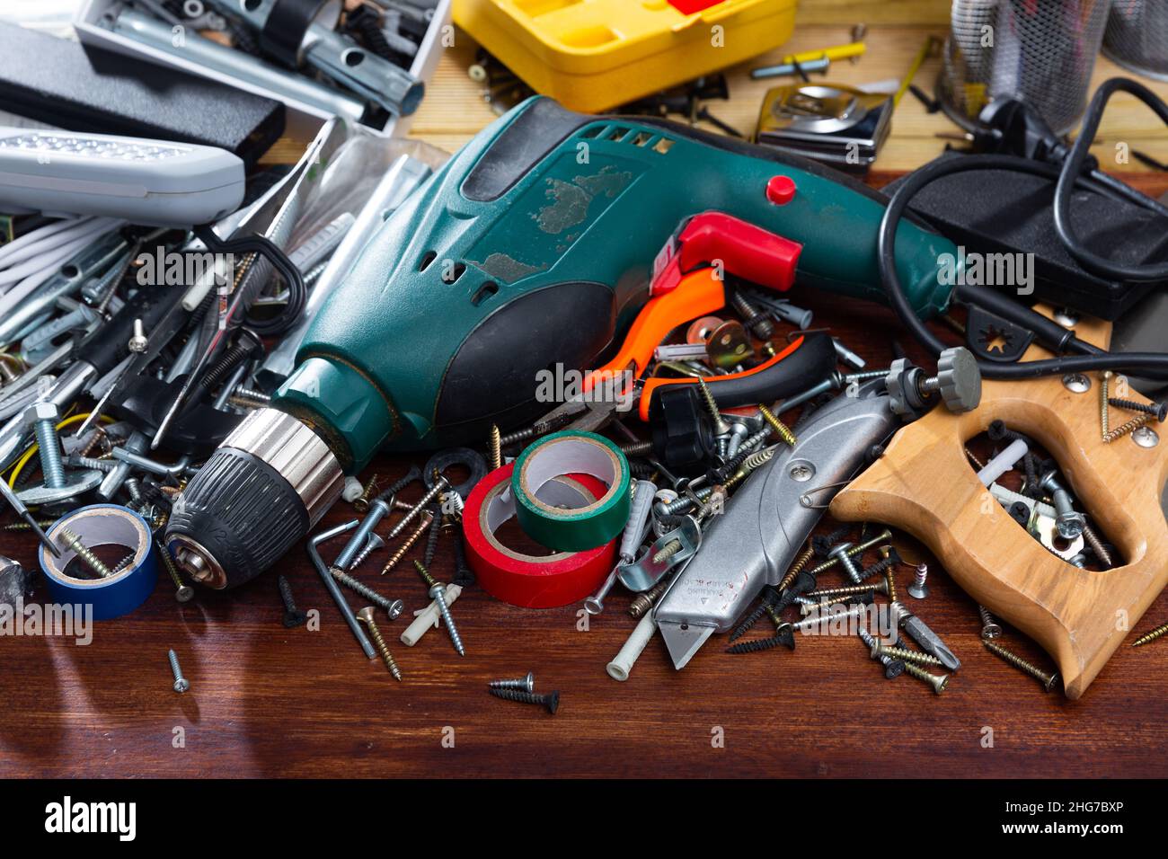 Screwdriver different screws hi-res stock photography and images - Alamy
