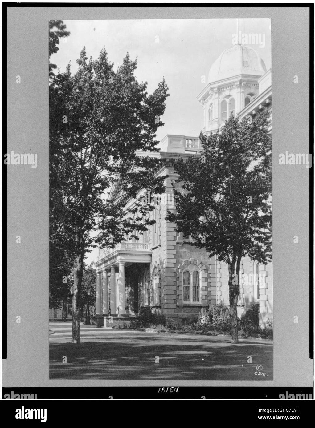 Side view historic building Cut Out Stock Images & Pictures - Alamy