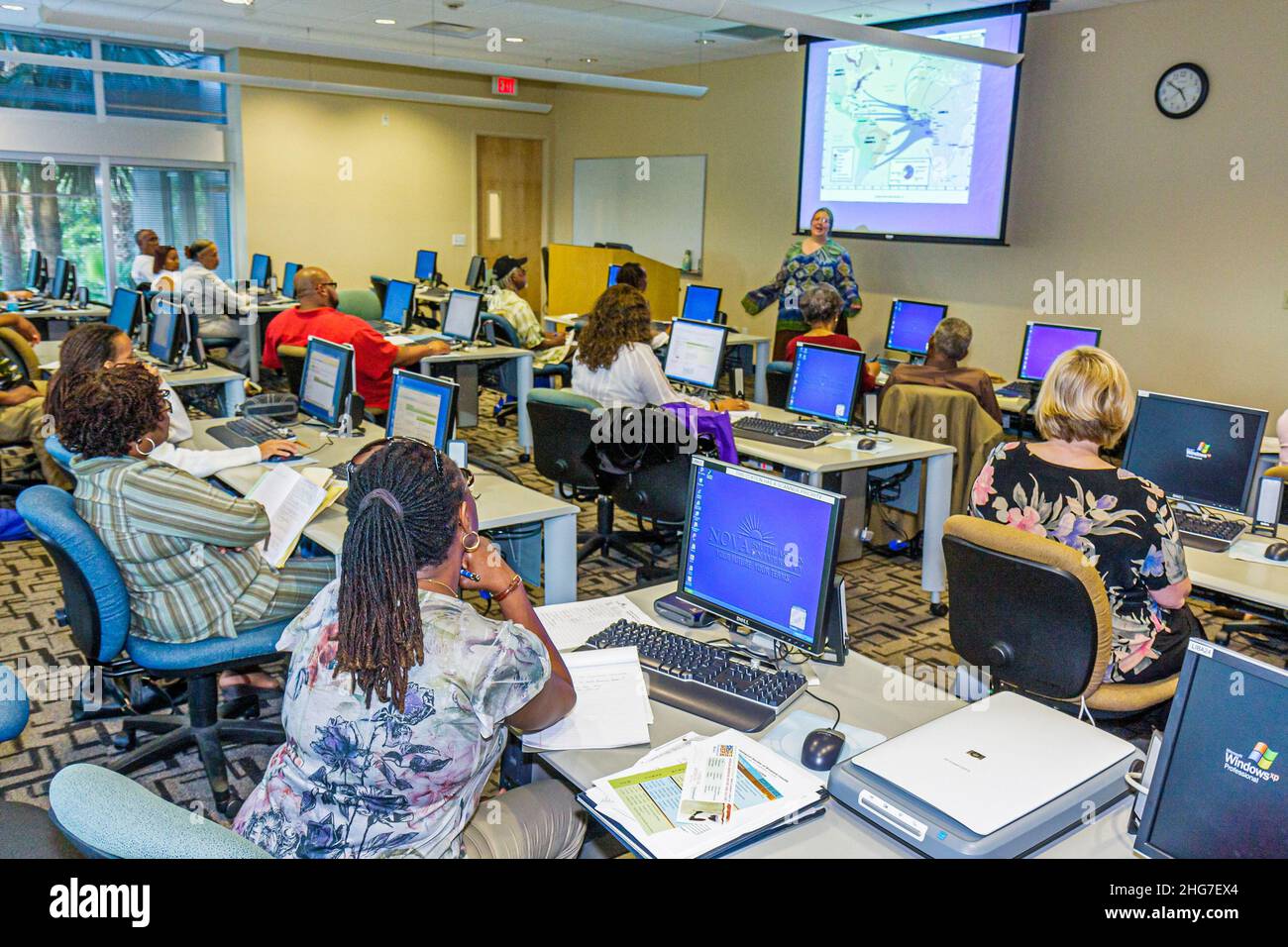 Class teacher teachers speaks speaking hi-res stock photography and ...