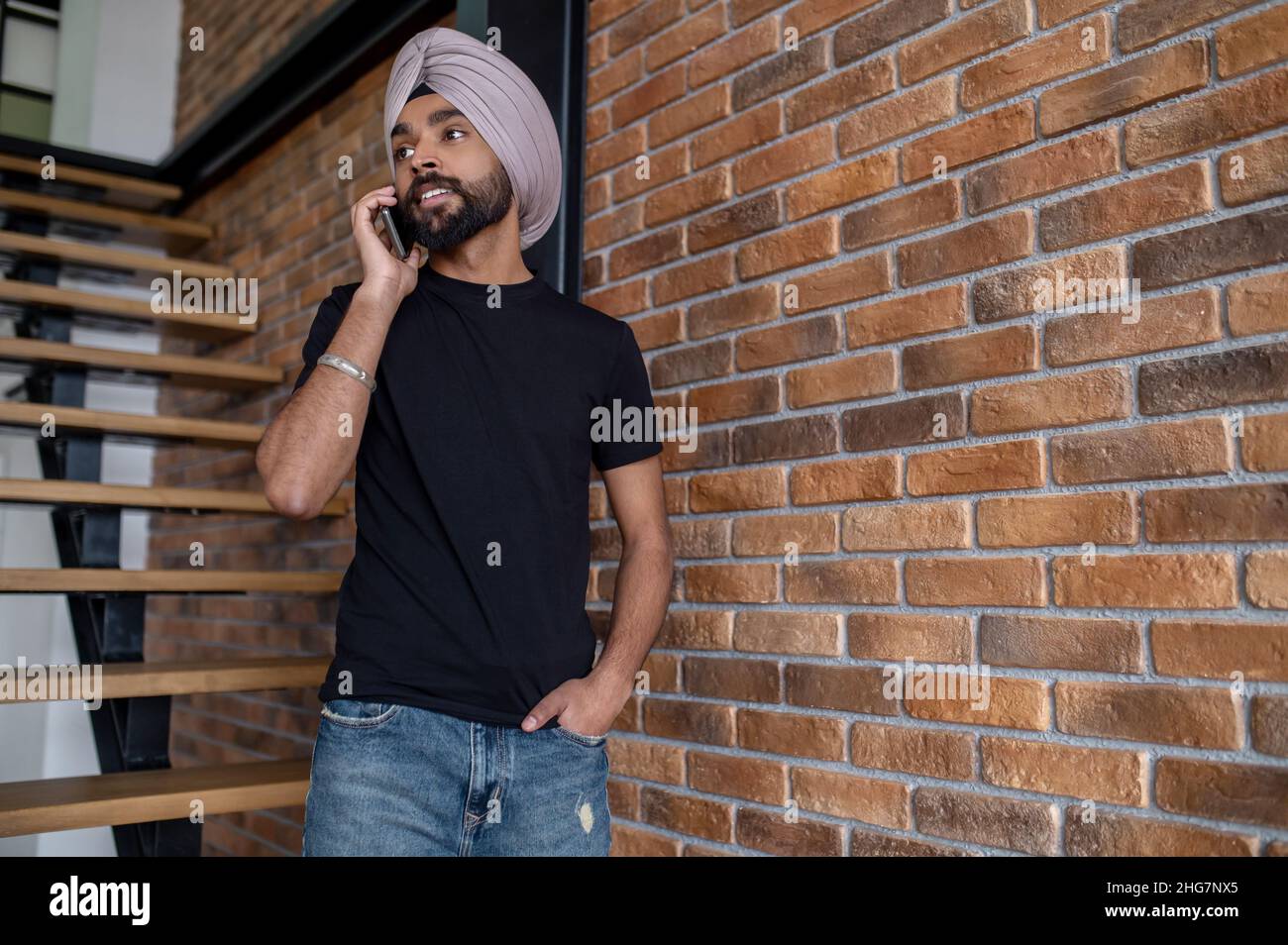 Indian men talking hi-res stock photography and images - Alamy