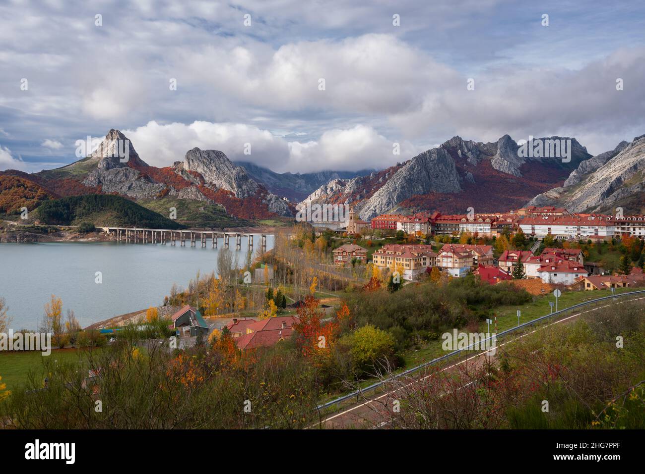 Riano mountain hi-res stock photography and images - Alamy