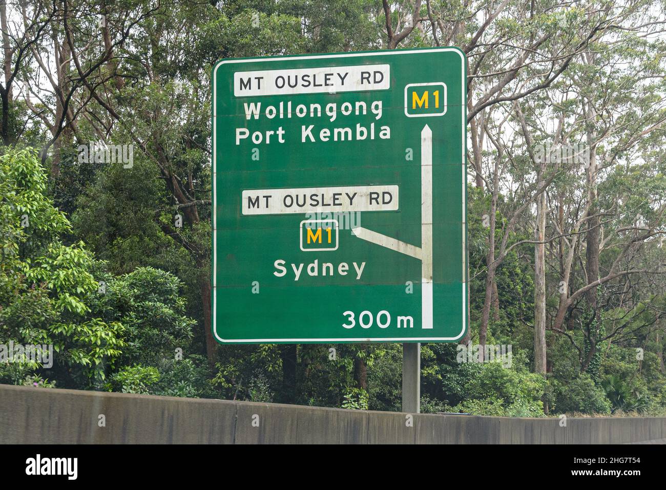 M1 road sign hi-res stock photography and images - Alamy