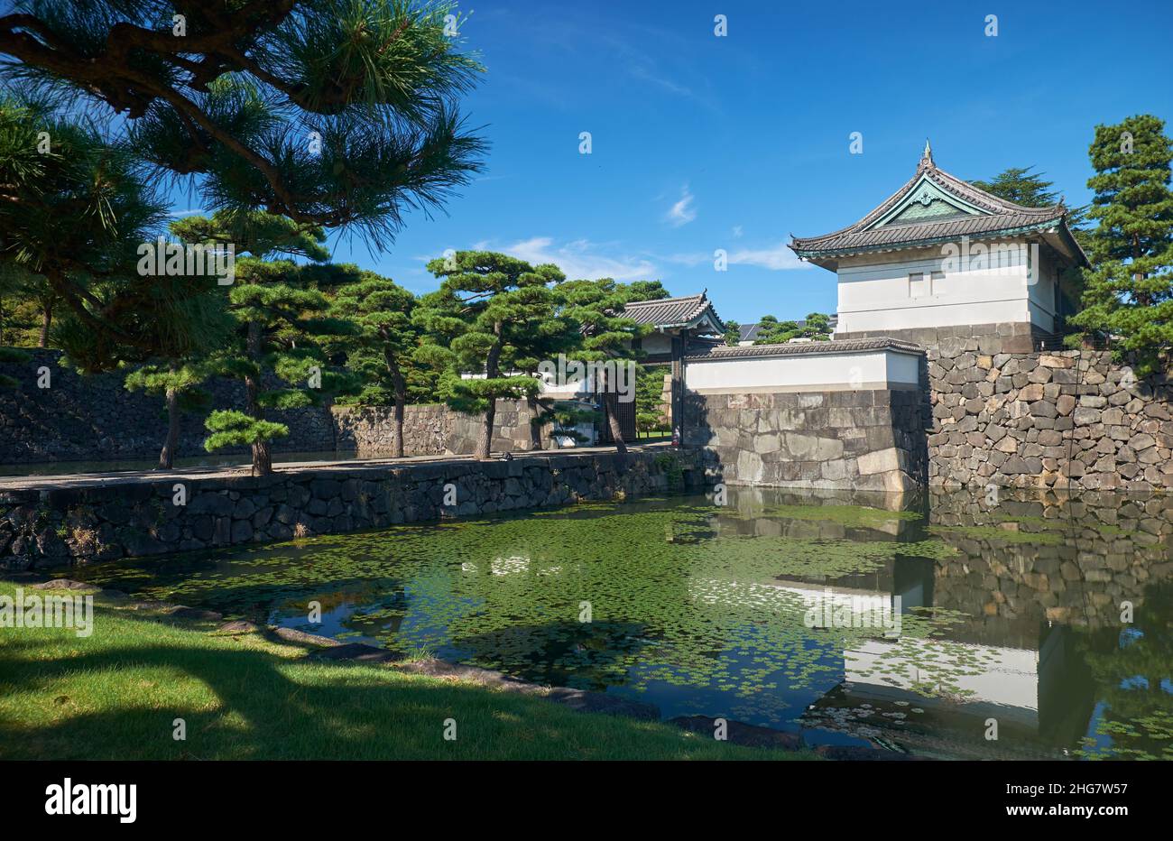 Tokyo japan imperial palace sakurada mon hi-res stock photography and ...