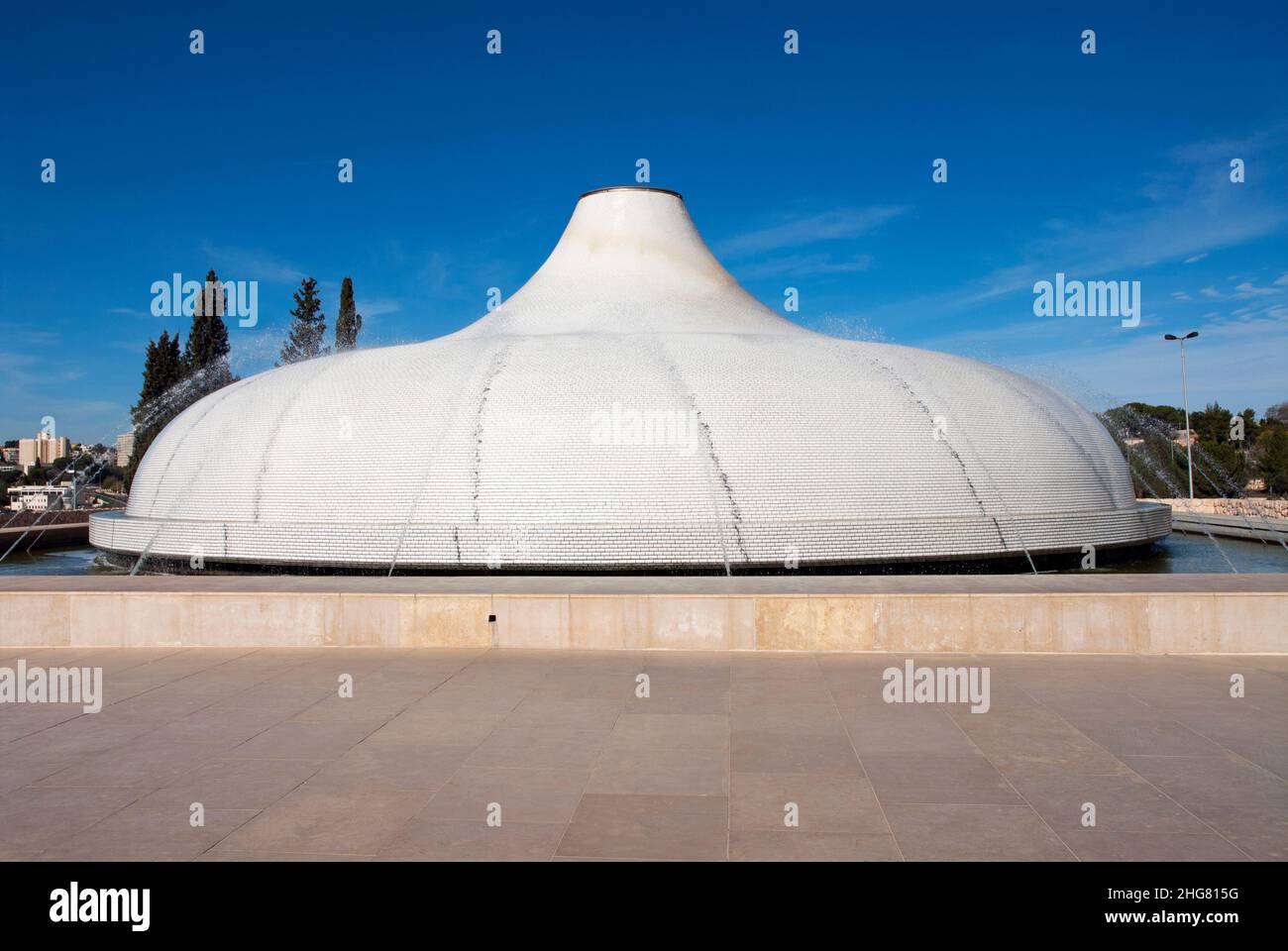 Torah shrine hi-res stock photography and images - Alamy