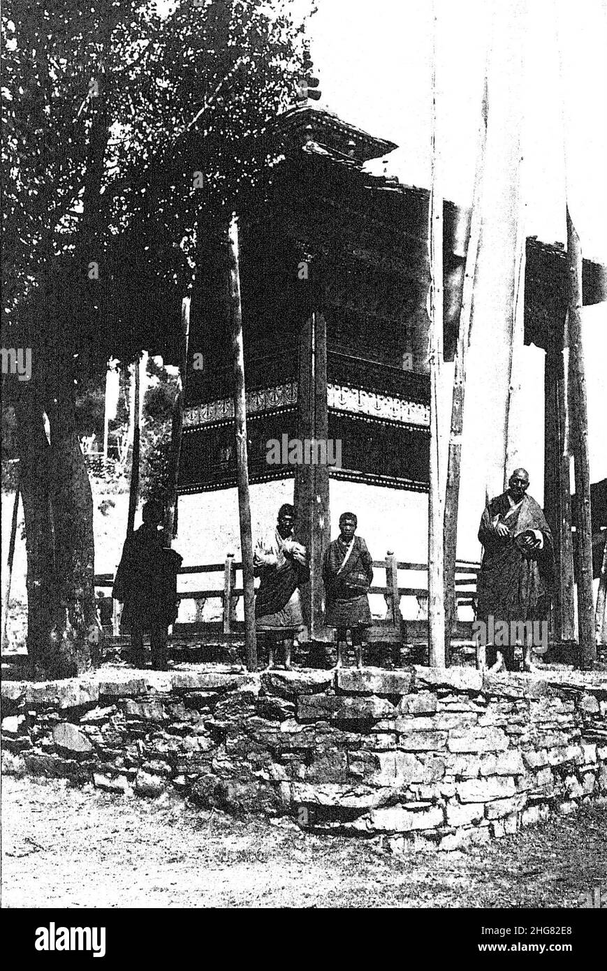 Bhutan chorten Black and White Stock Photos & Images - Alamy