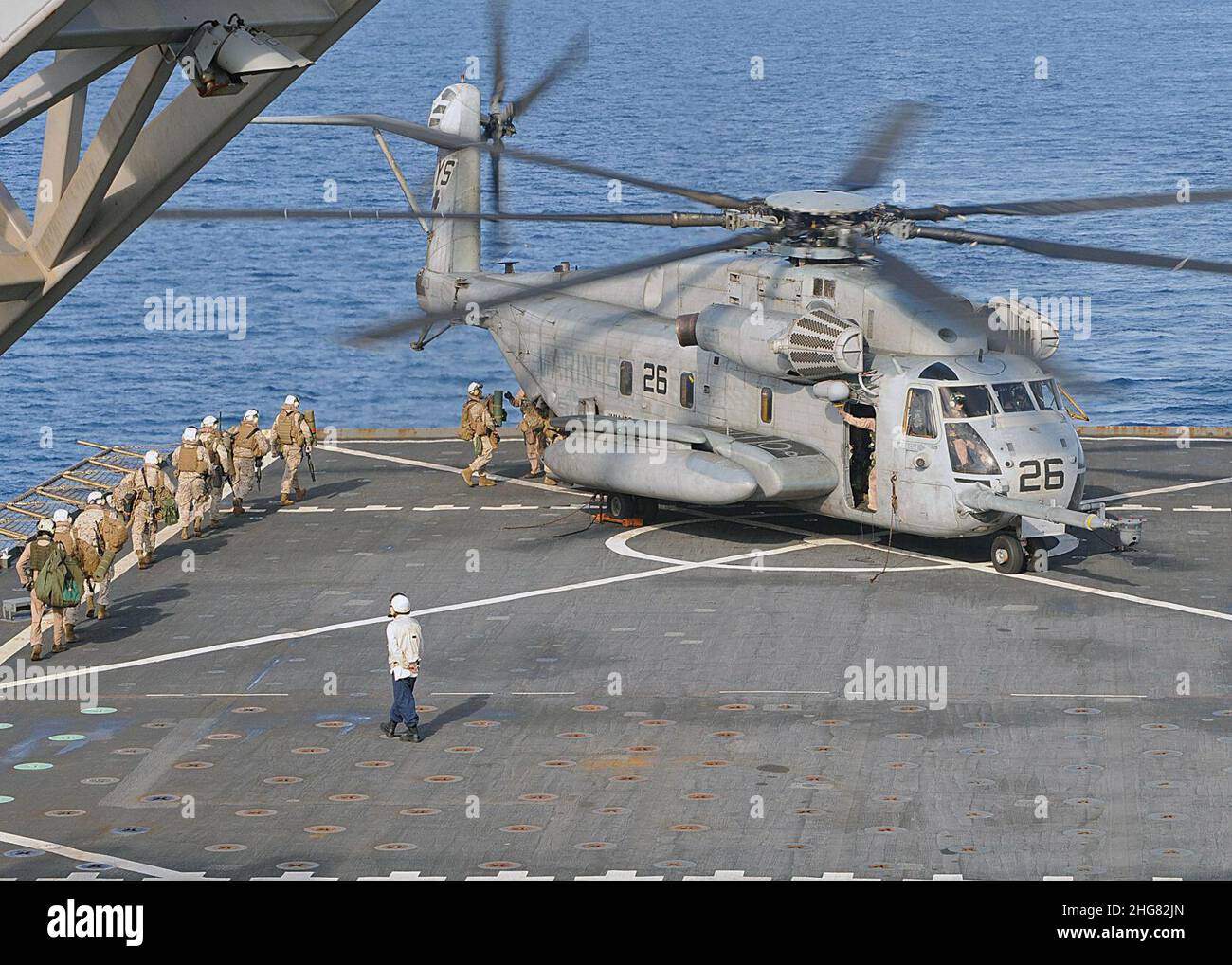 Sikorsky CH-53E (USMC) USS Ashland 091 Stock Photo - Alamy