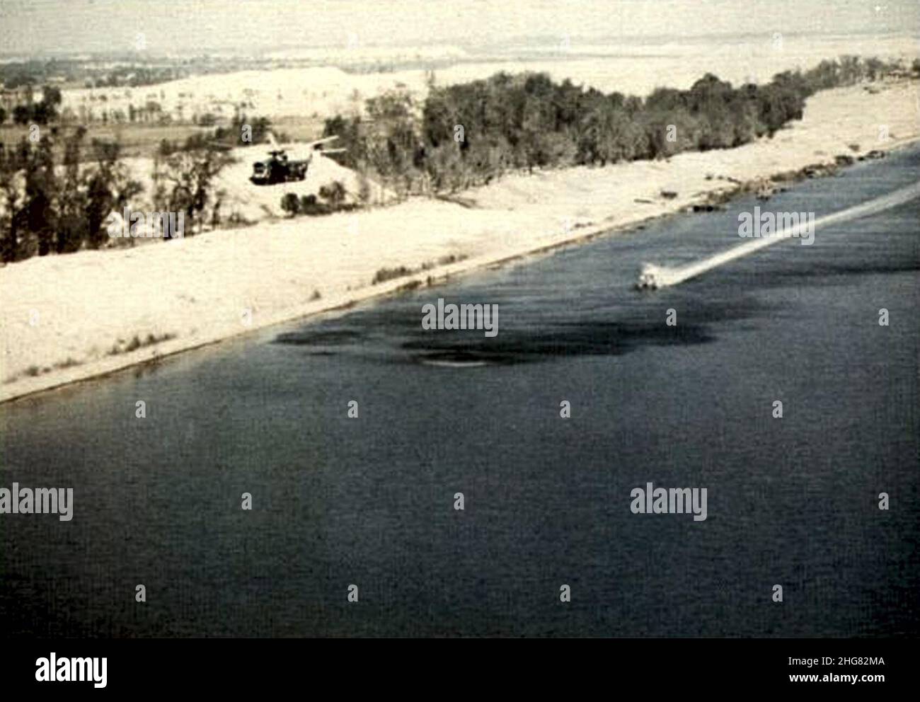 Sikorsky RH-53D Sea Stallion of HM-12 sweeping the Suez Canal, in 1974 ...