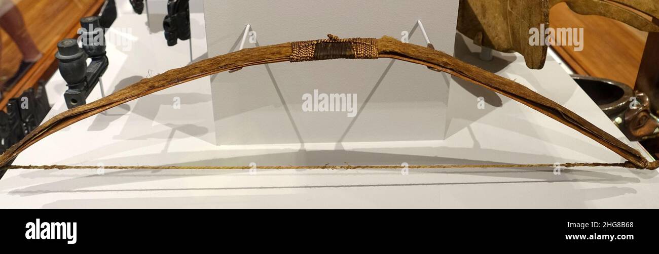 Sinew backed bow hi-res stock photography and images - Alamy
