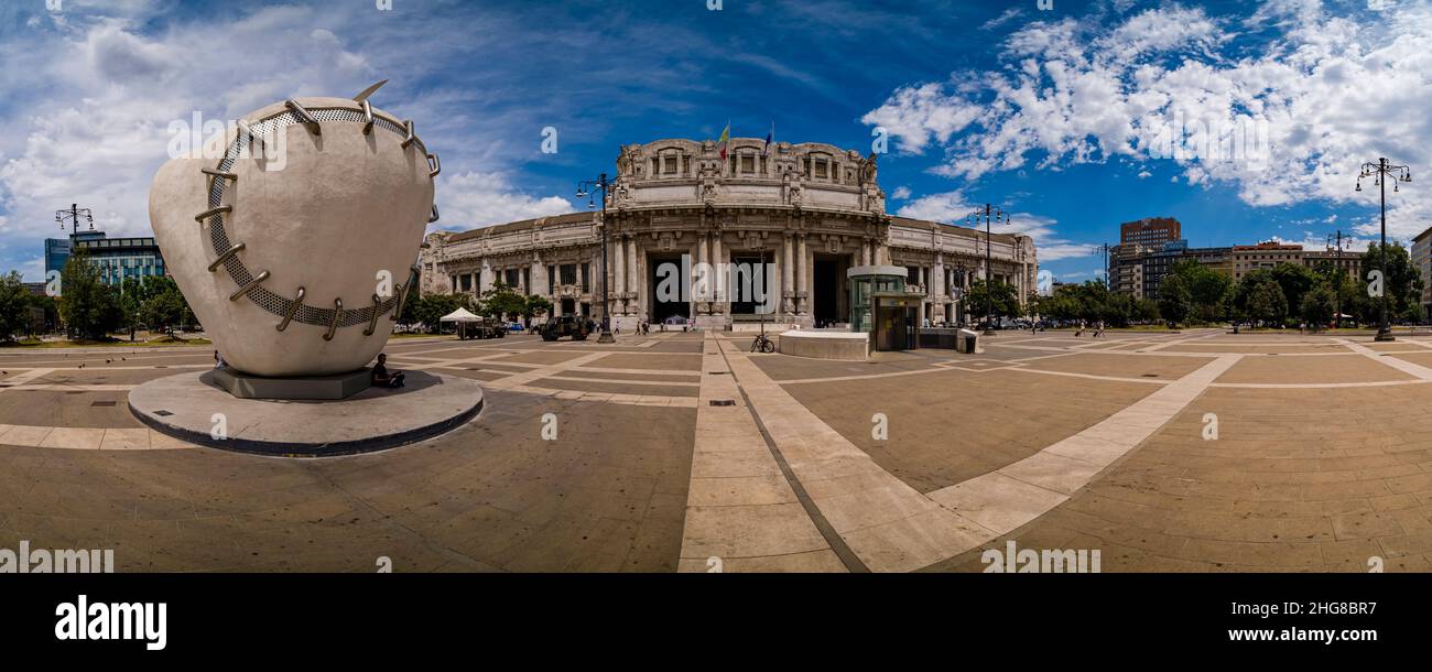 Panoramic view of Milano Centrale, Stazione Milano Centrale, the main ...