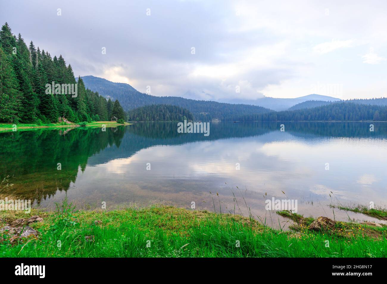 Crno jezero hi-res stock photography and images - Alamy