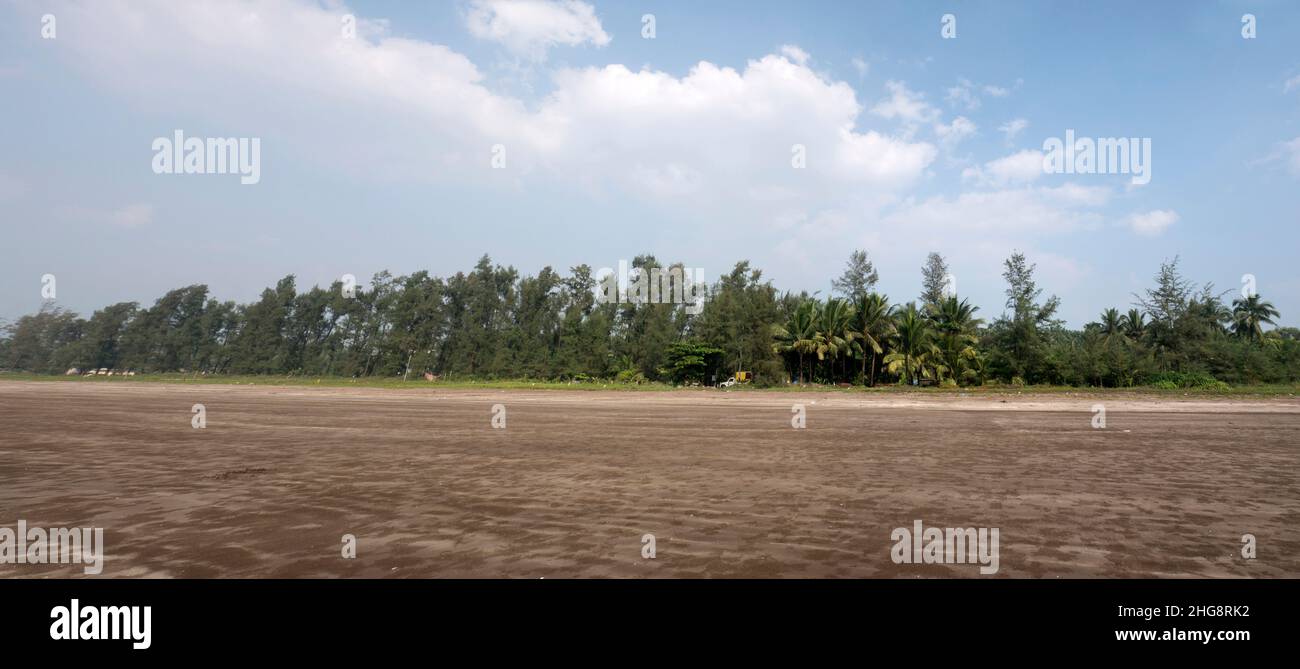 Revdanda beach hi-res stock photography and images - Alamy