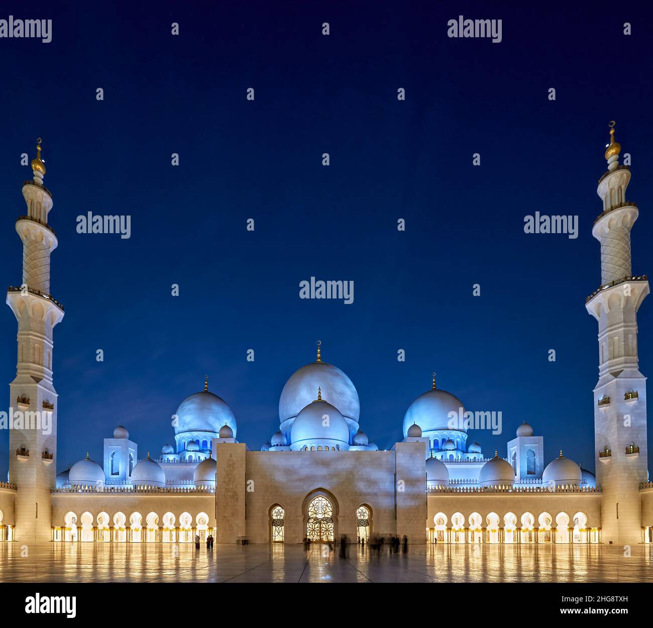Sheikh zayed mosque night hi-res stock photography and images - Alamy