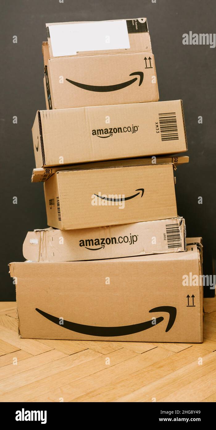 Amazon japan delivery box hi-res stock photography and images - Alamy
