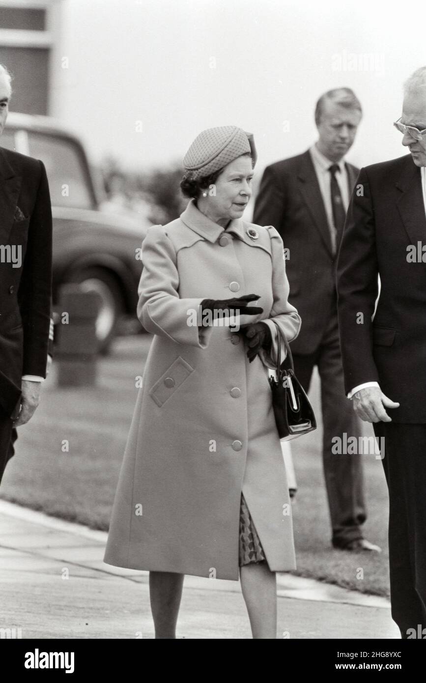 Queen Elizabeth II Heathrow Airport October 1987 Stock Photo - Alamy