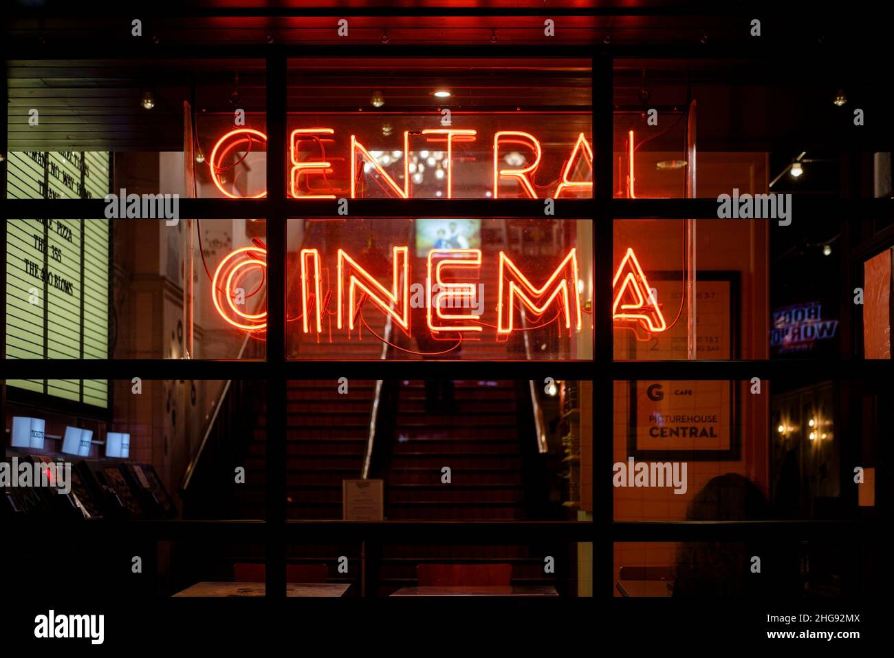 Cinema sign london hi-res stock photography and images - Alamy