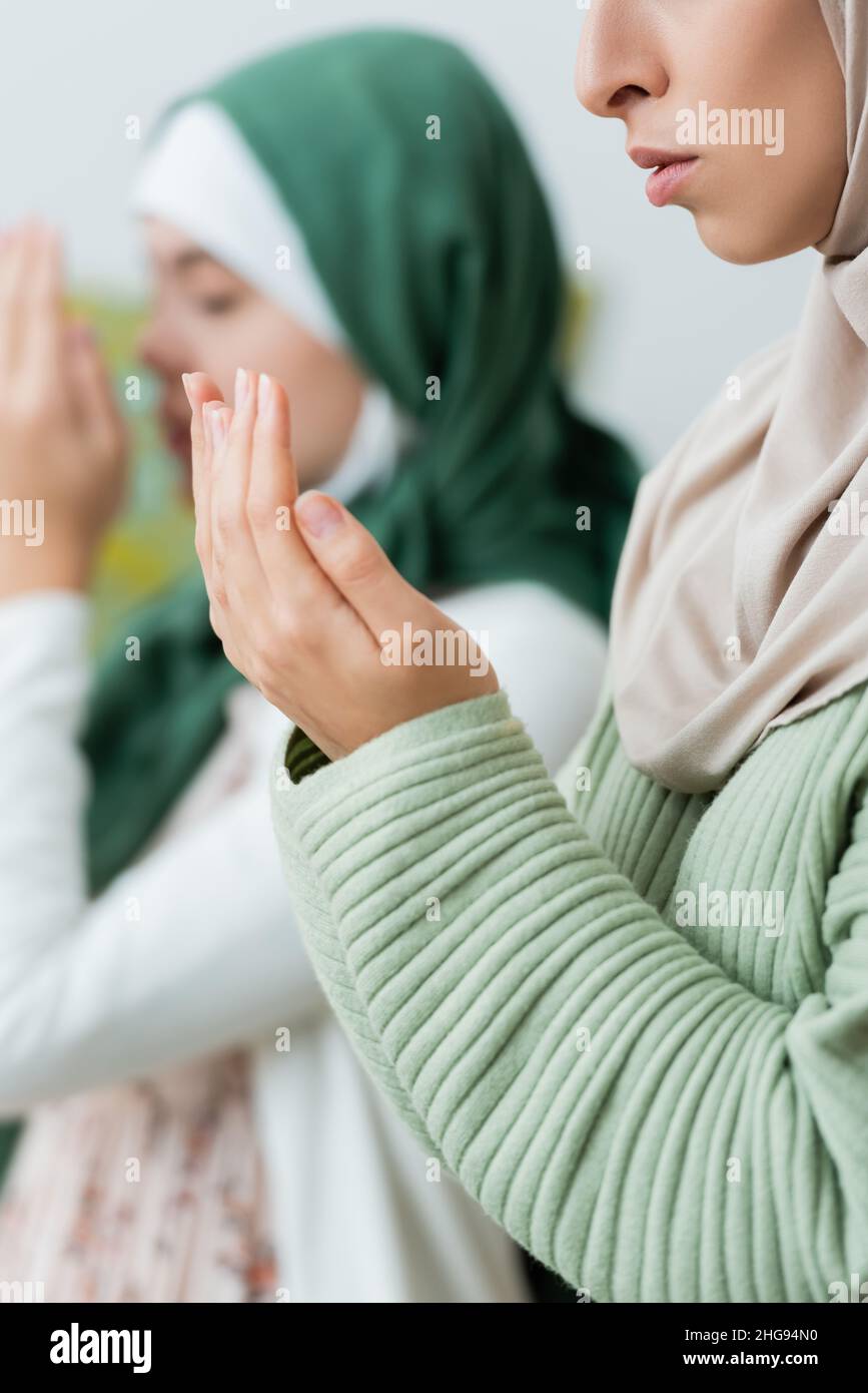 Muslim islam teen teenager hi-res stock photography and images - Alamy