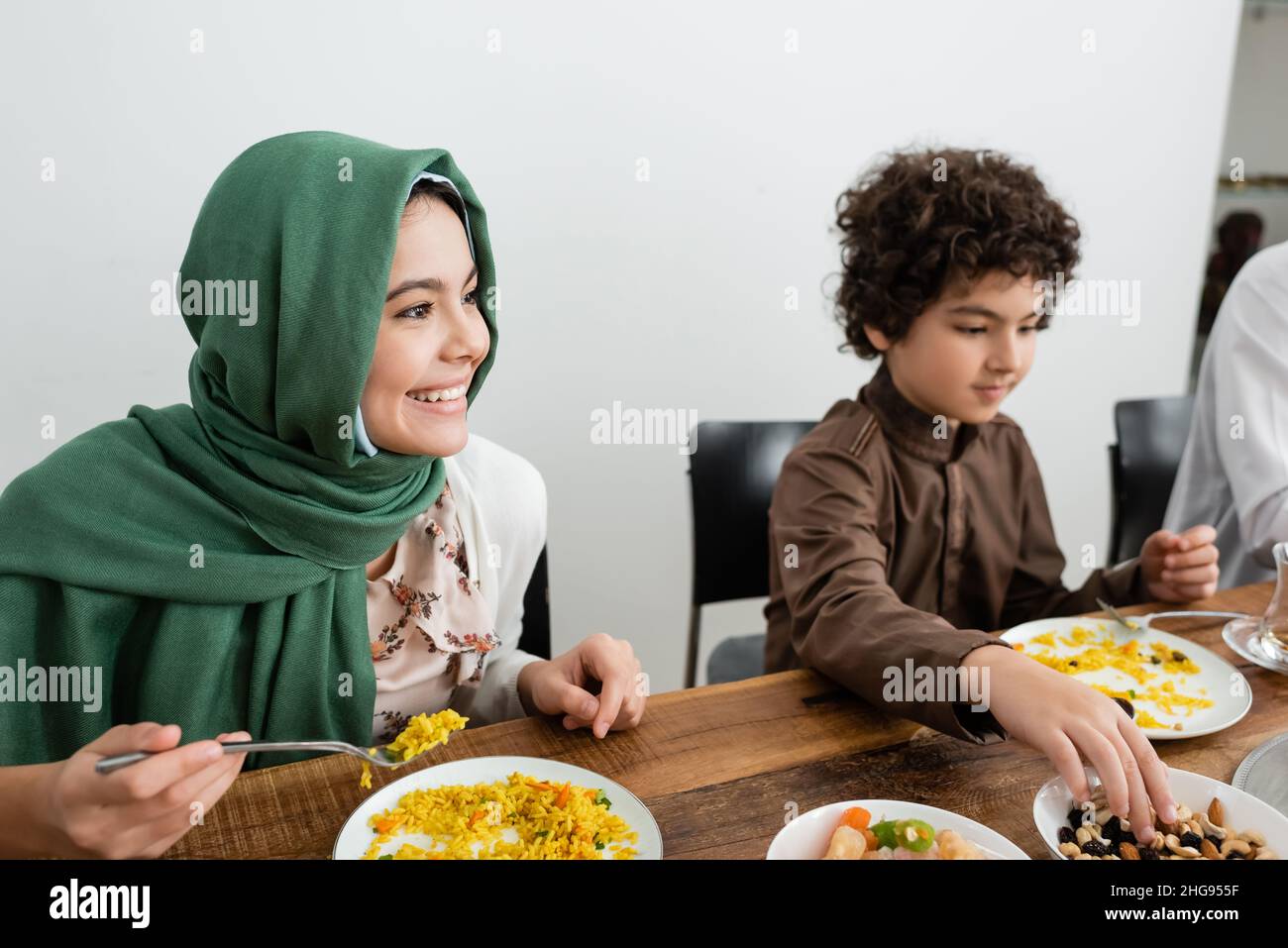 Muslim teen boy hi-res stock photography and images - Alamy