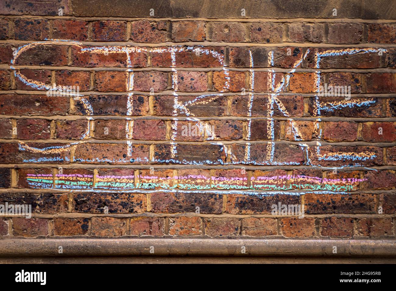 Strike chalk markings hi-res stock photography and images - Alamy
