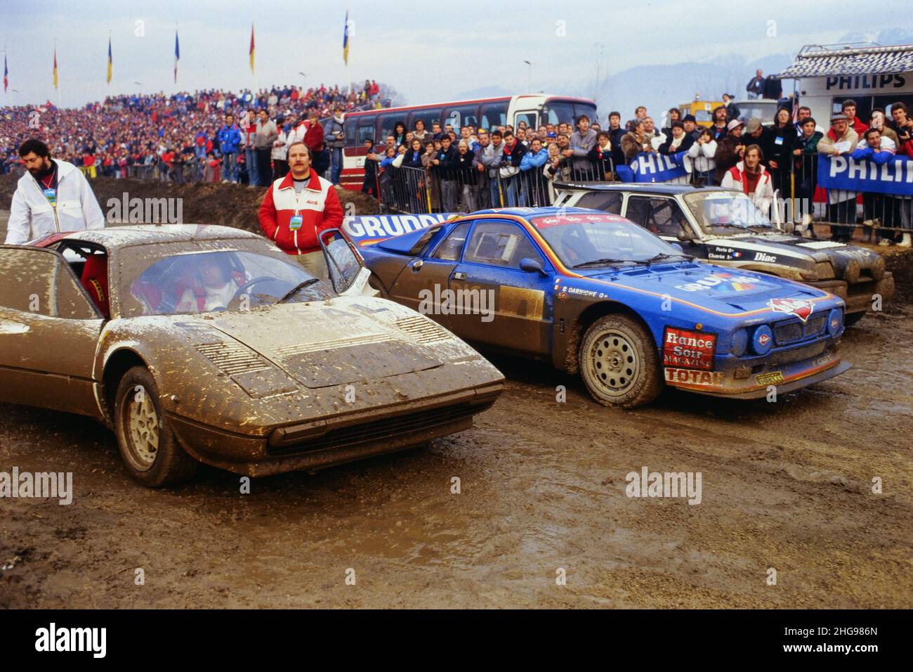 Racing archives hi-res stock photography and images - Alamy