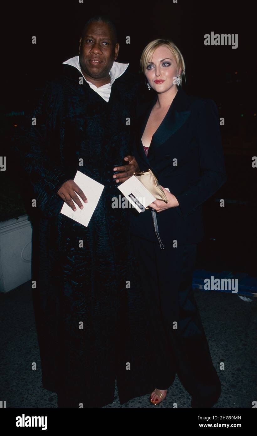 Andre Leon Talley and Sophie Dahl attend VH1 Vogue 2000 Fashion Awards ...