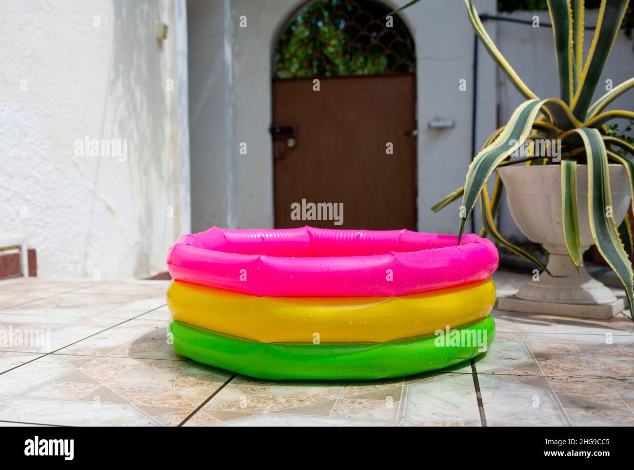 Backyard pool kids hi-res stock photography and images - Alamy