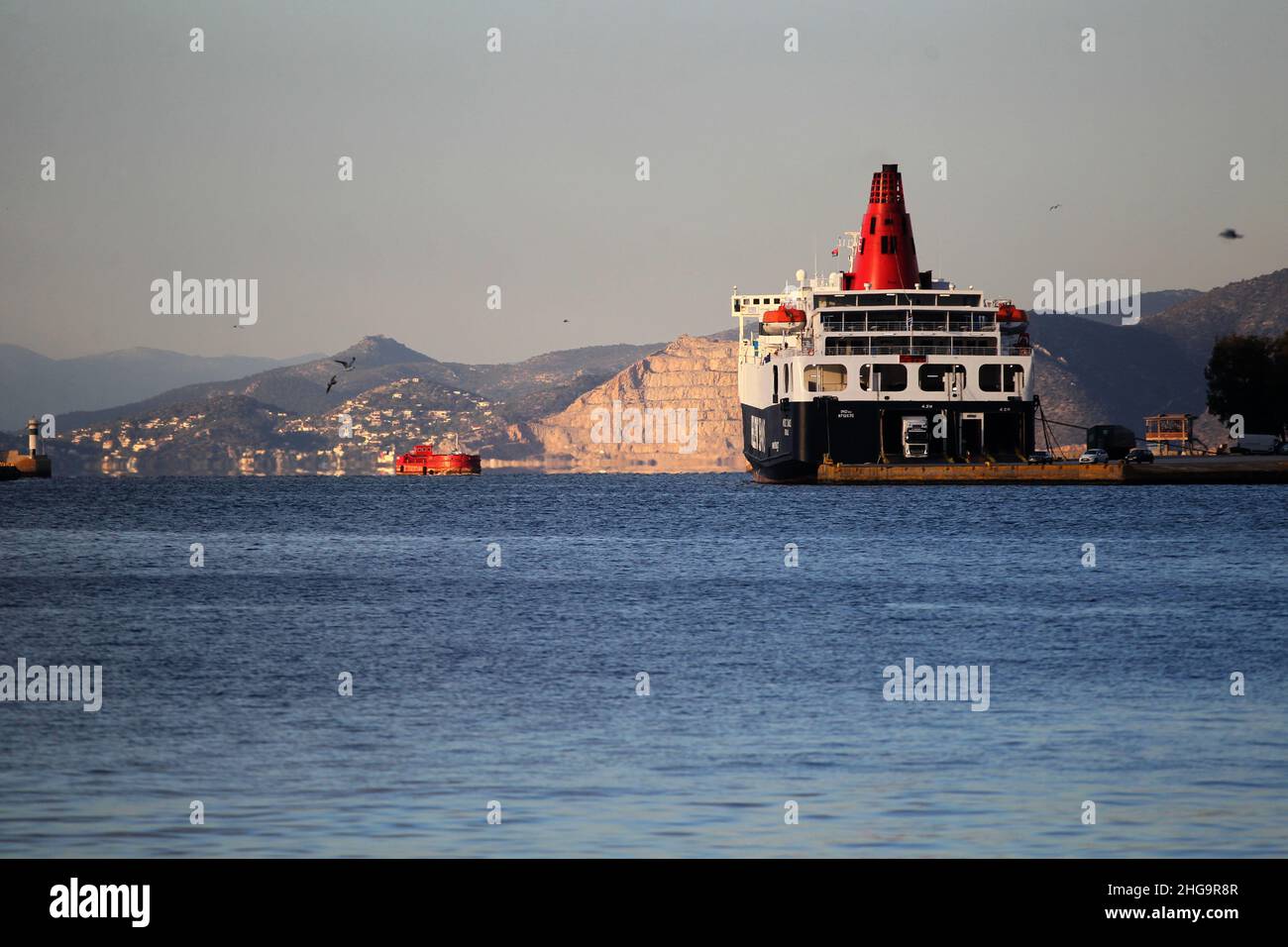 Greek seaport hi-res stock photography and images - Alamy