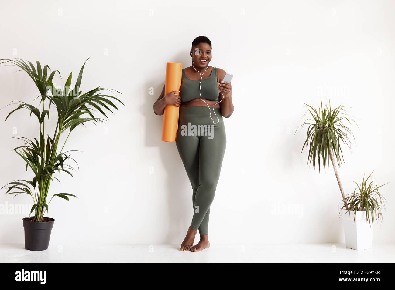 Female trainer pretty african woman hi-res stock photography and images ...