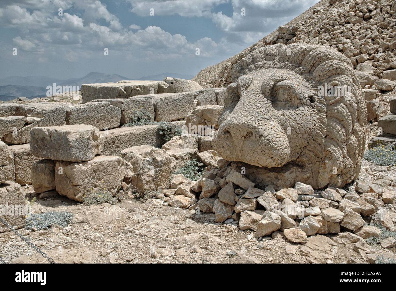 Giant God heads on Mount Nemrut. Anatolia, Turkey. Ancient colossal ...