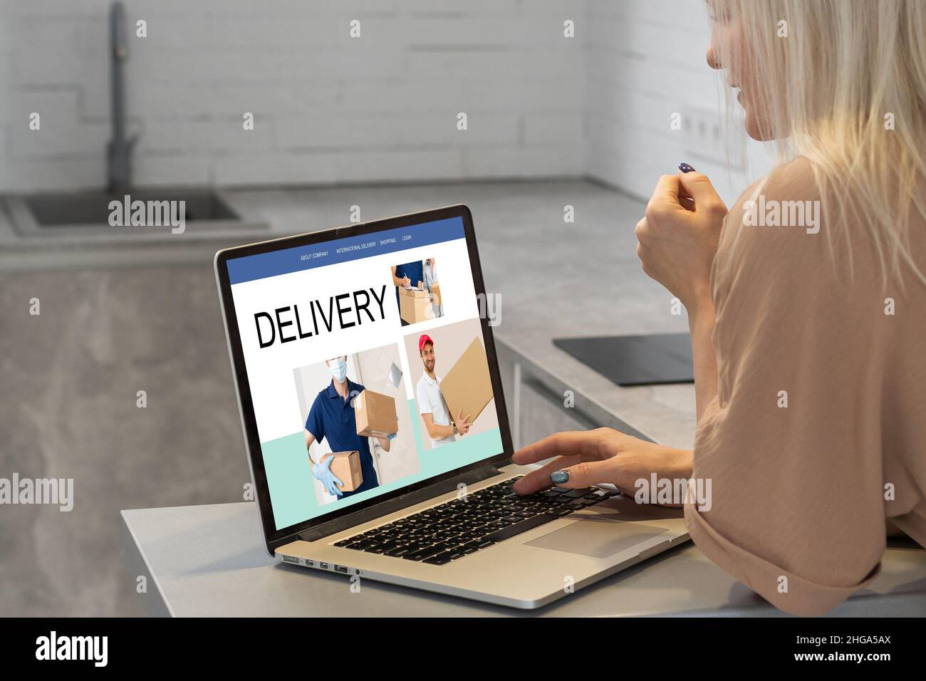 Online ecommerce store, dropshipping business website concept. laptop ...