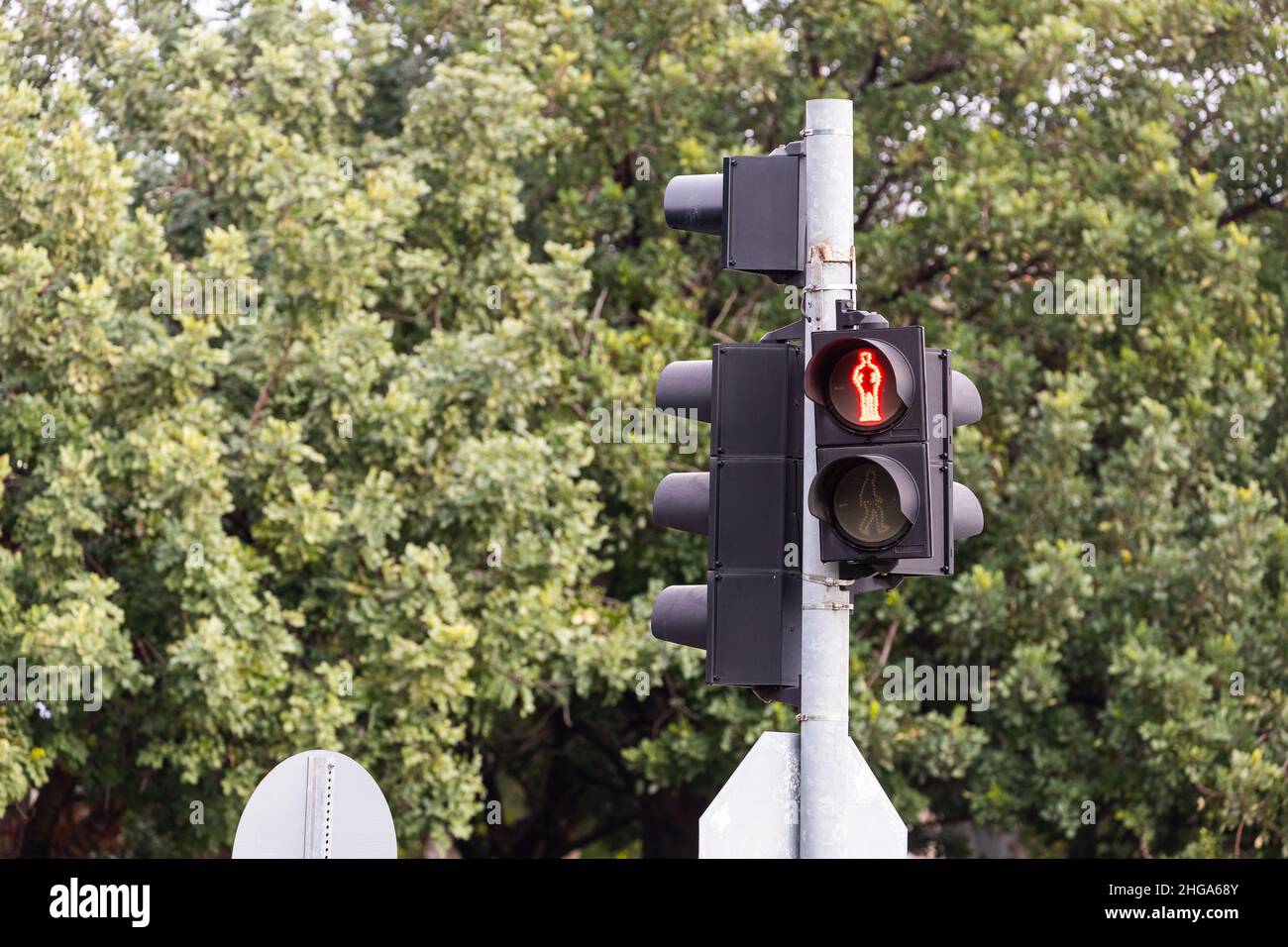 Traffic lights over urban intersection. Redlight Stock Photo - Alamy
