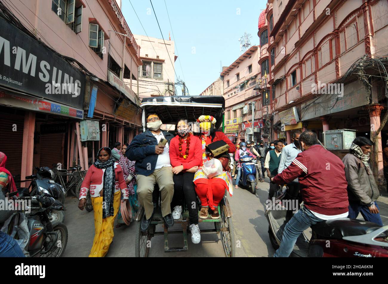 Devotees after visiting the Shri Kashi Vishwanath Temple in Vishwanath ...