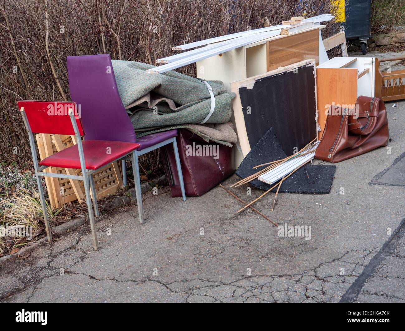 bulky waste to the recycling Stock Photo - Alamy