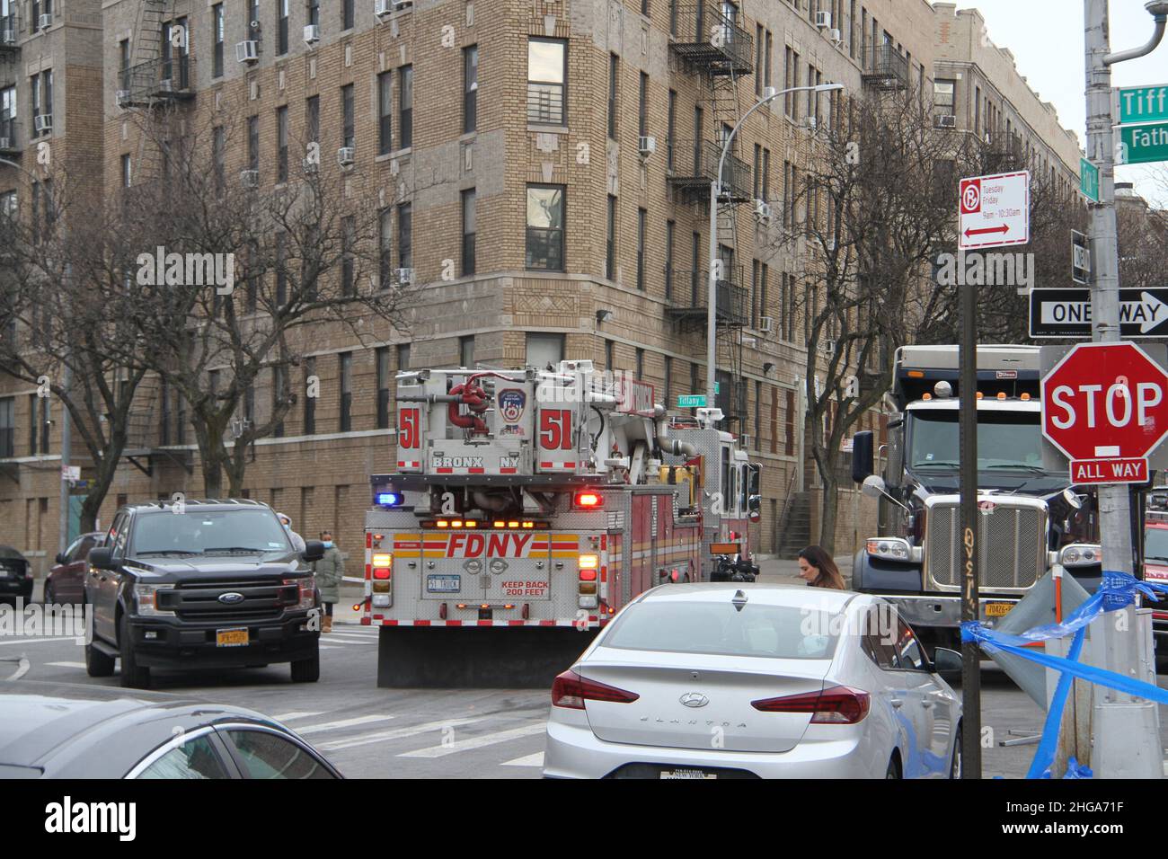 Bronx, USA. 19th Jan, 2022. (NEW) An explosion at Bronx house causing ...