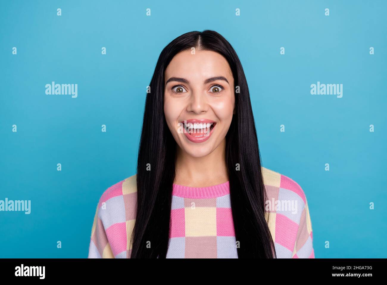 Photo of cute impressed lady dressed print pullover open mouth smiling ...