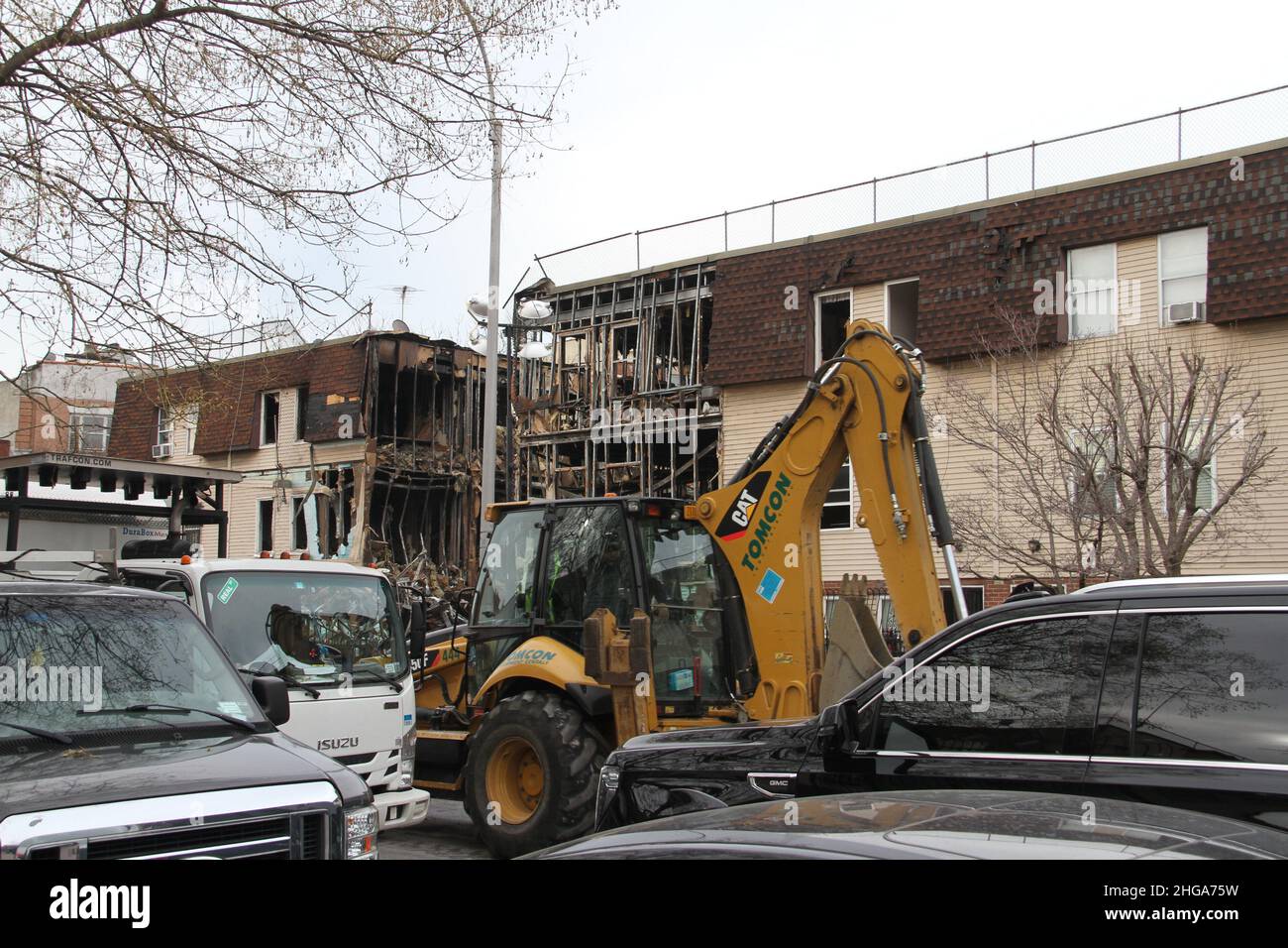 Bronx, USA. 19th Jan, 2022. (NEW) An explosion at Bronx house causing ...