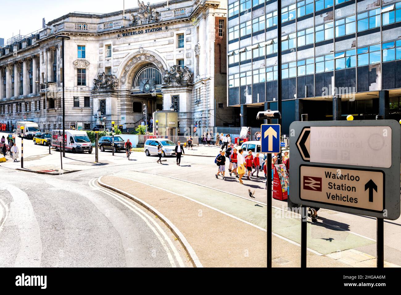 Waterloo train station sign hi-res stock photography and images - Alamy