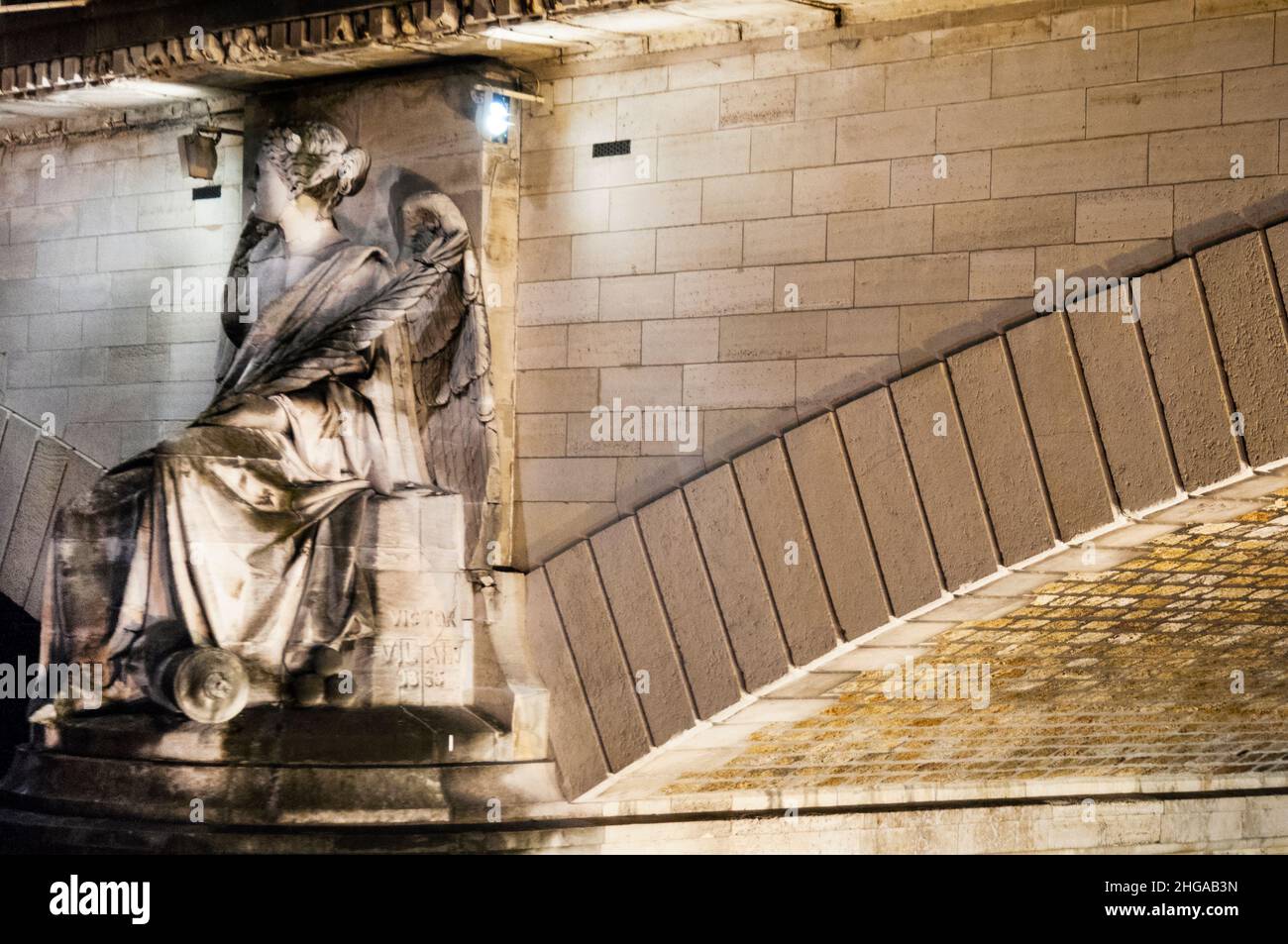 Belle Èpoque Land Victory statue on Pont des Invalides bridge in Paris ...