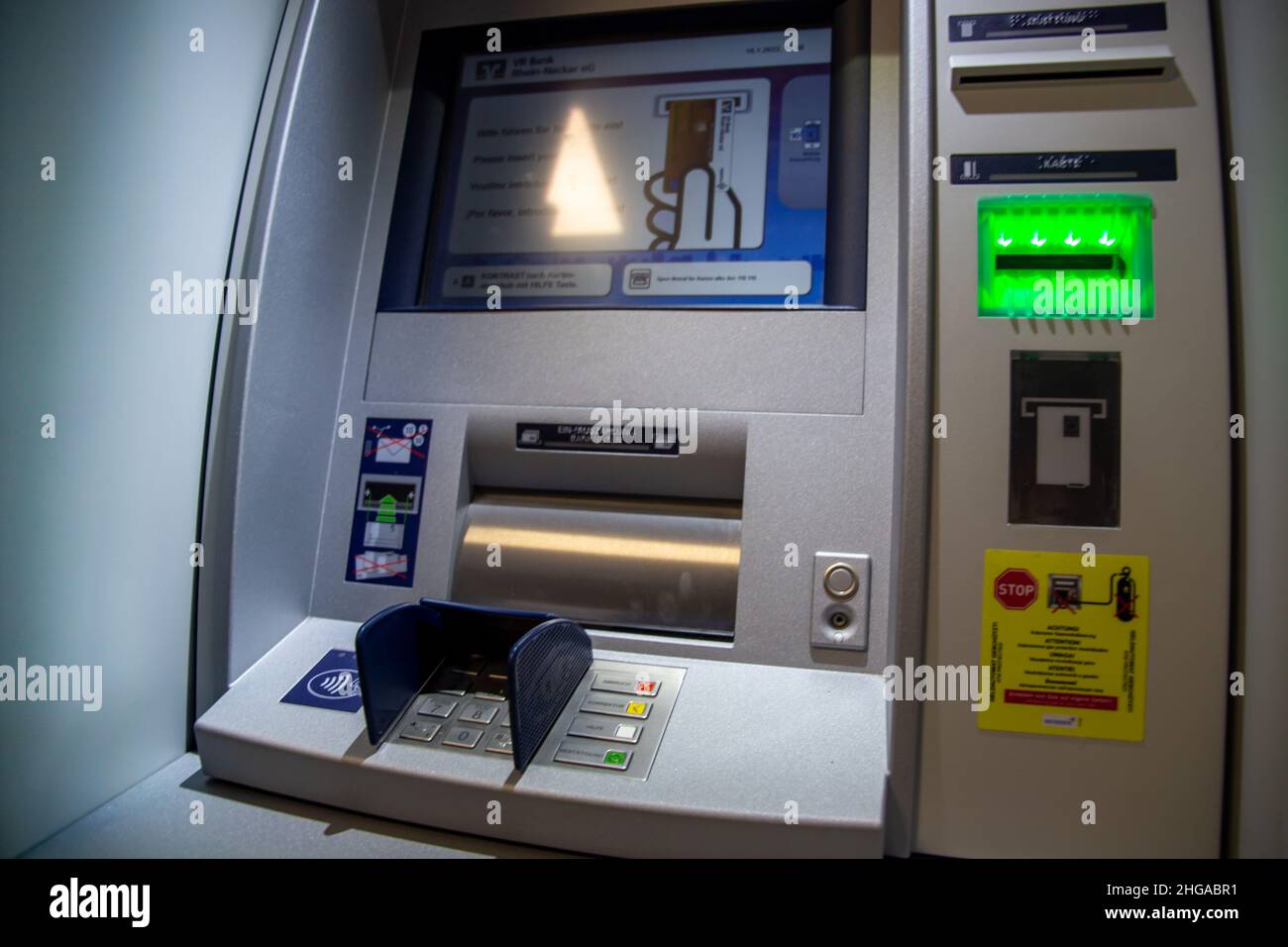 ATM of a VR-Bank in Germany (Ludwigshafen, Germany, January 16, 2022 ...