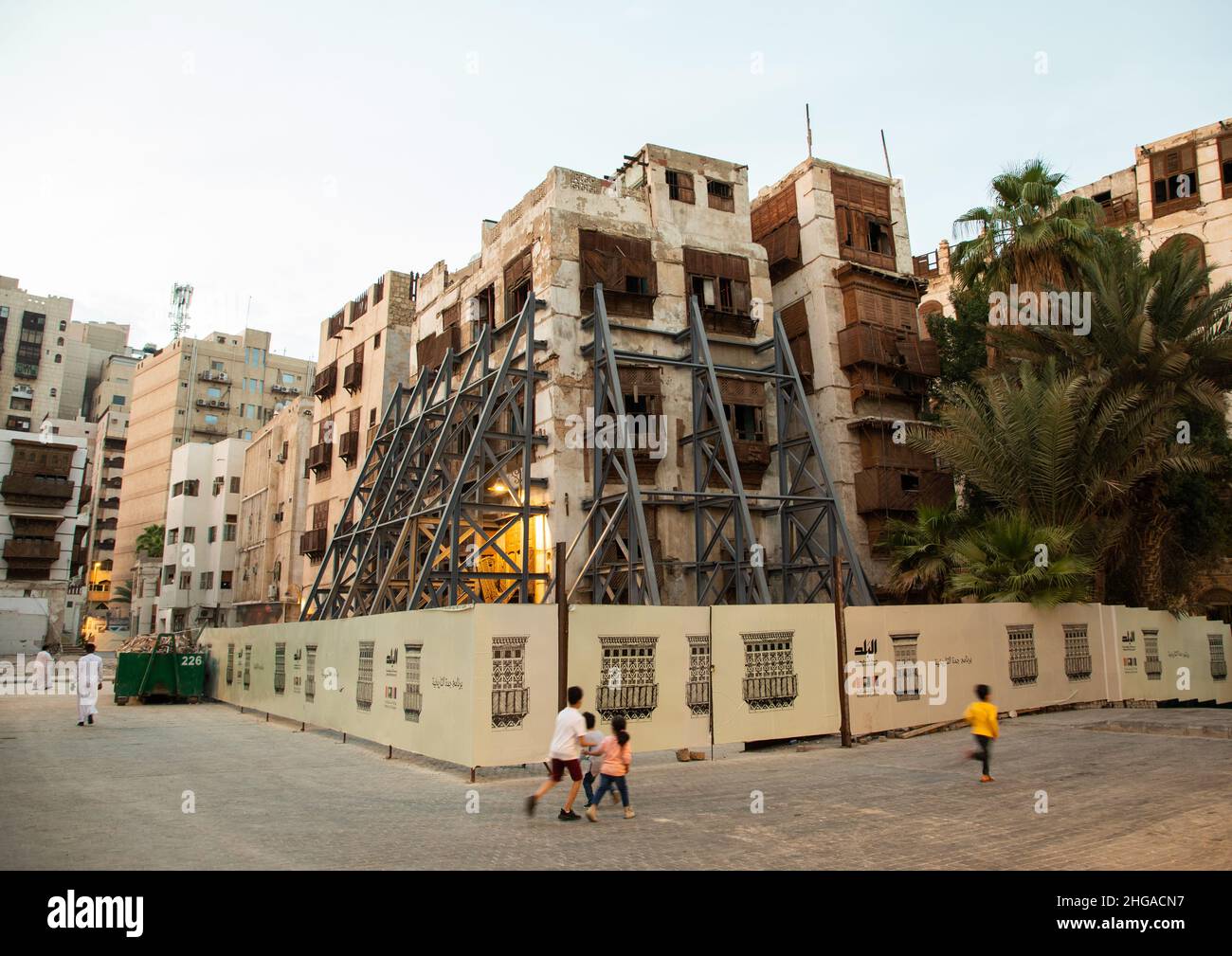 Old jeddah mashrabiya saudi arabia hi-res stock photography and images ...