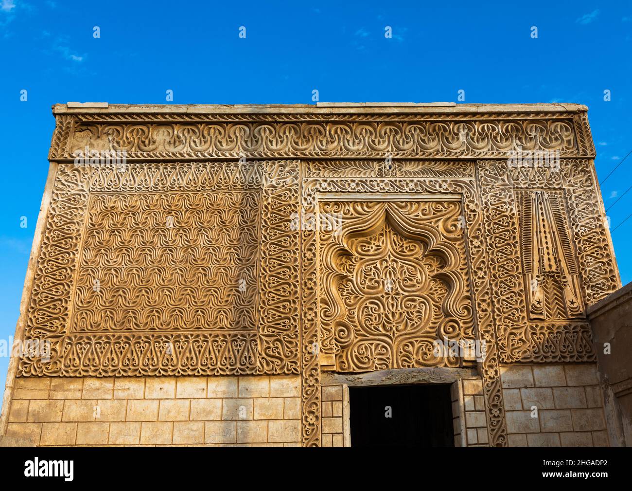 Farasani house with gypsum decoration and frescoes, Jazan Province ...