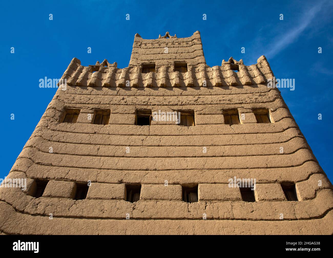 Saudi building windows hi-res stock photography and images - Alamy