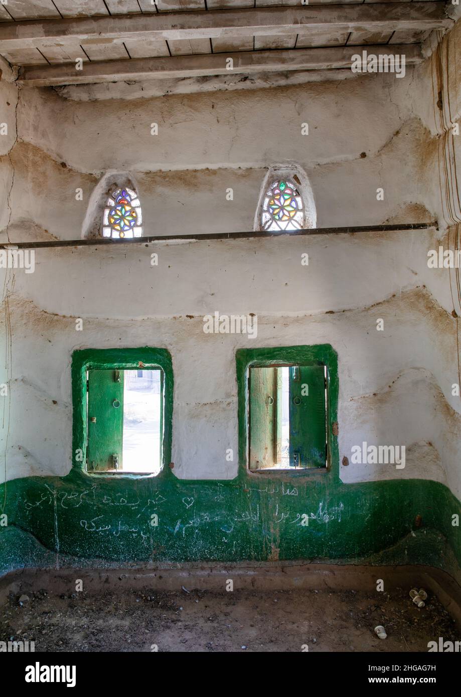 Adobe house inside hi-res stock photography and images - Alamy