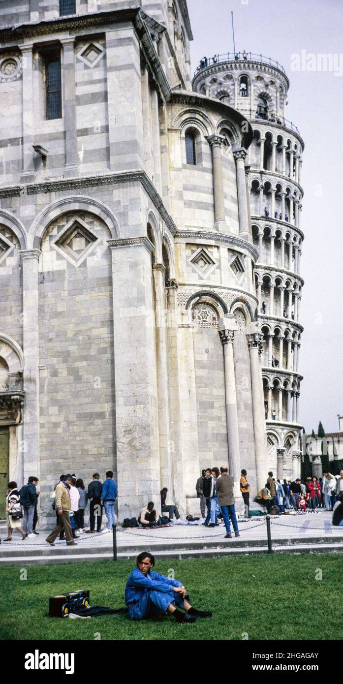 Duomo iconic leaning tower hi-res stock photography and images - Alamy