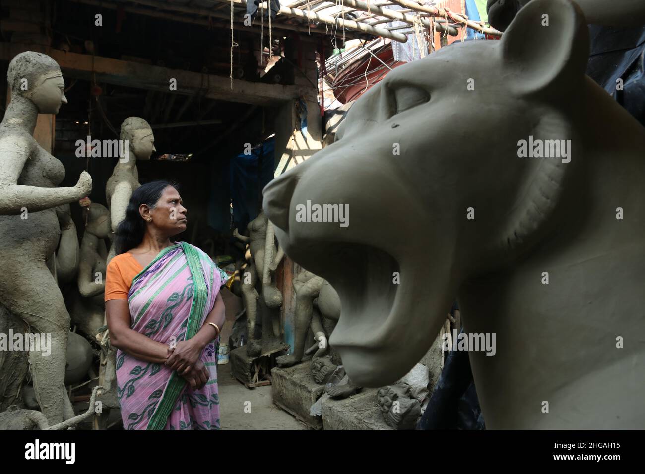Kolkata, West Bengal, India. 19th Jan, 2022. The idols of Saraswati ...