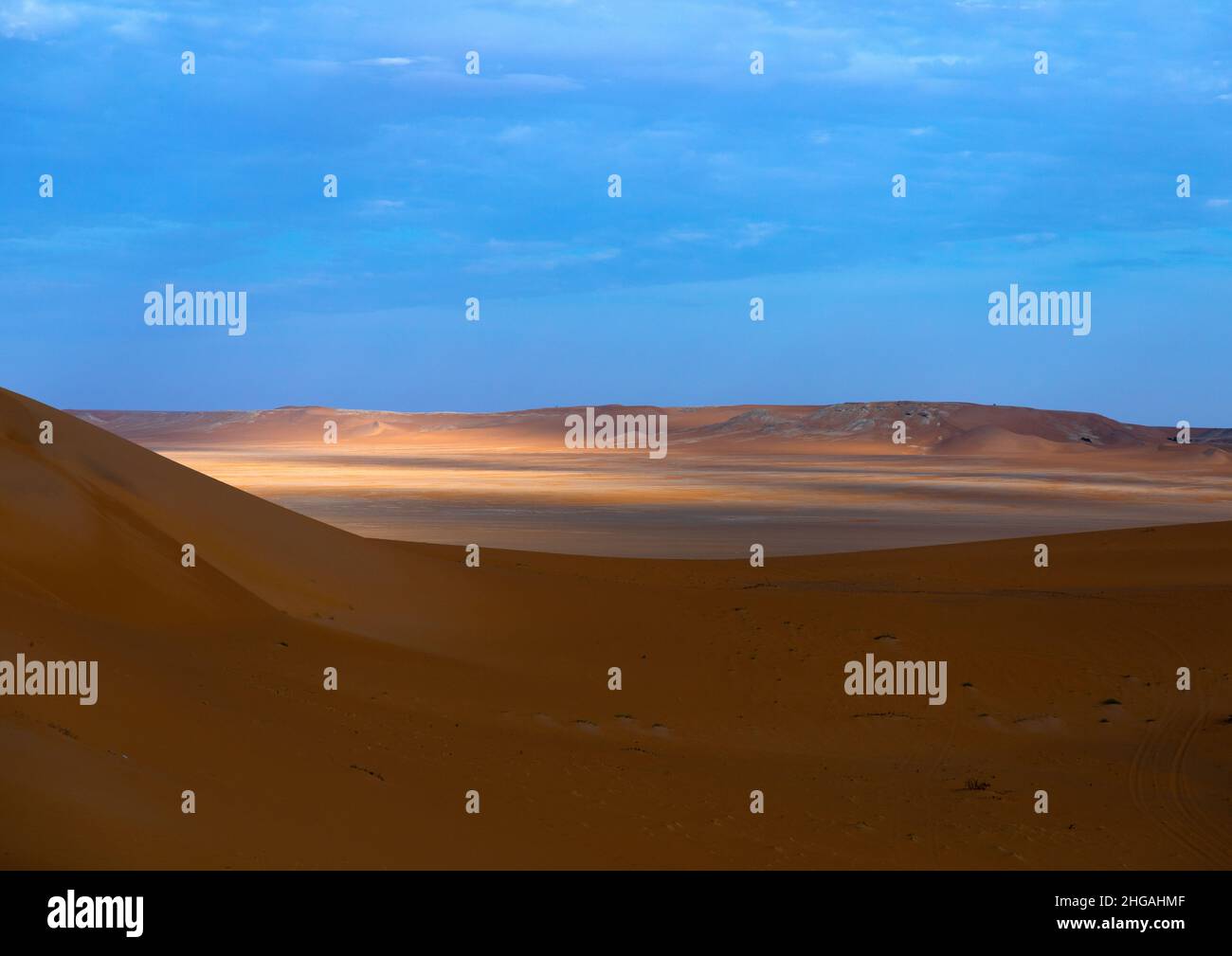 Saudi arabia desert hi-res stock photography and images - Alamy