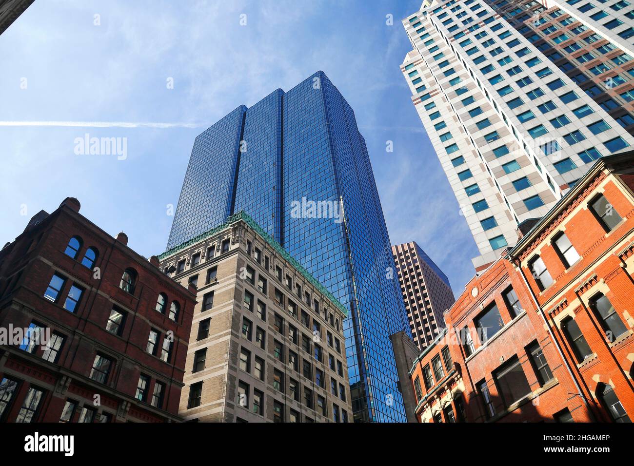 Skyscraper downtown urban building hi-res stock photography and images ...
