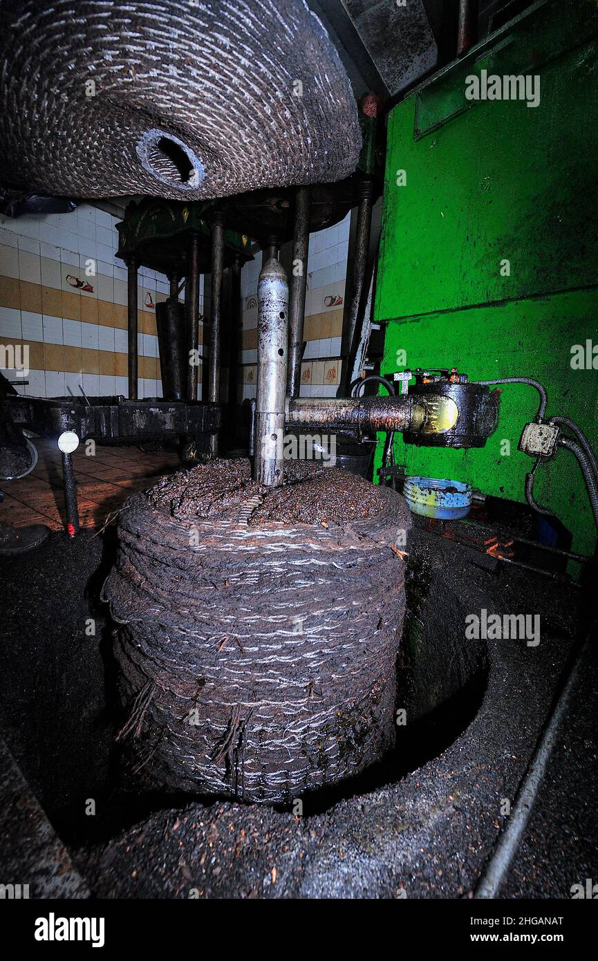 Old mill production oil hi-res stock photography and images - Alamy