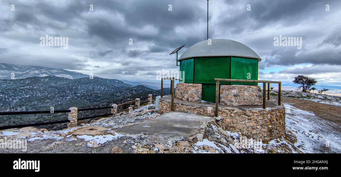 Forest watch tower hi-res stock photography and images - Alamy