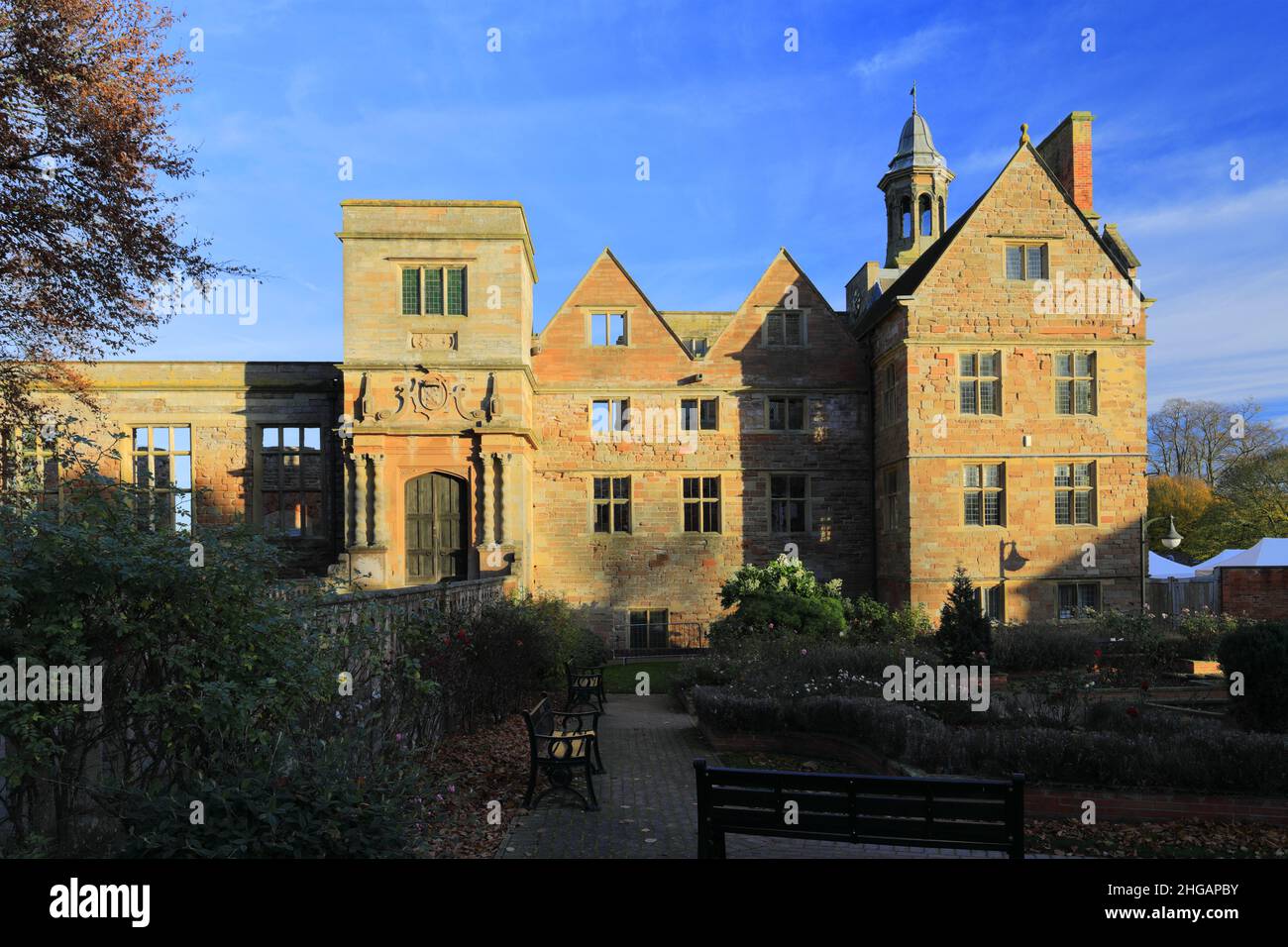 Rufford village hi-res stock photography and images - Alamy