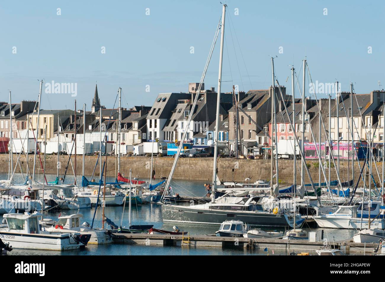Small boats in the harbour, Camaret-sur-Mer, Crozon Peninsula ...